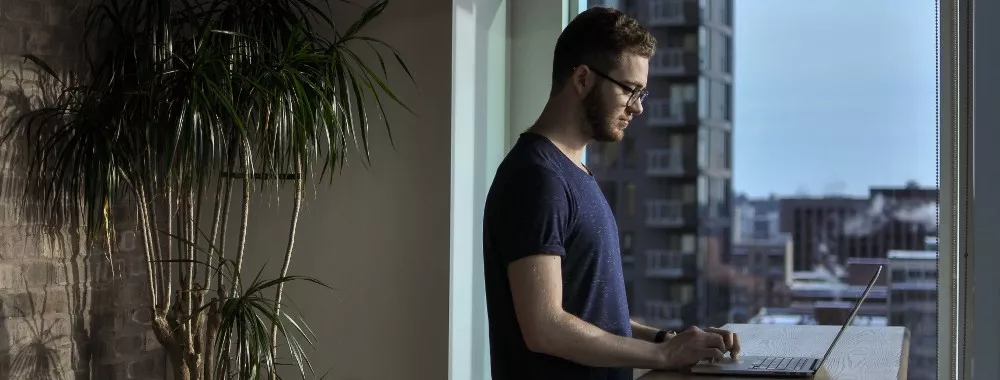 MacBook Pink Screen: How to Fix This Crash? [Screen of Death]